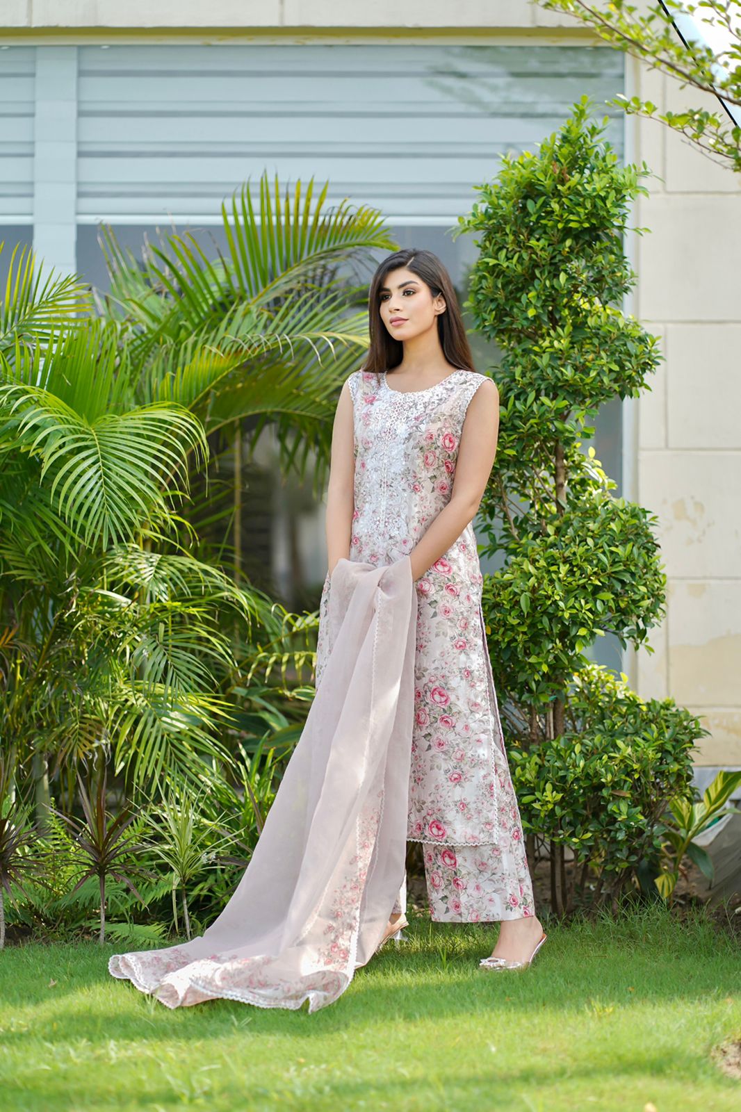 ZOONA – Parizad Official